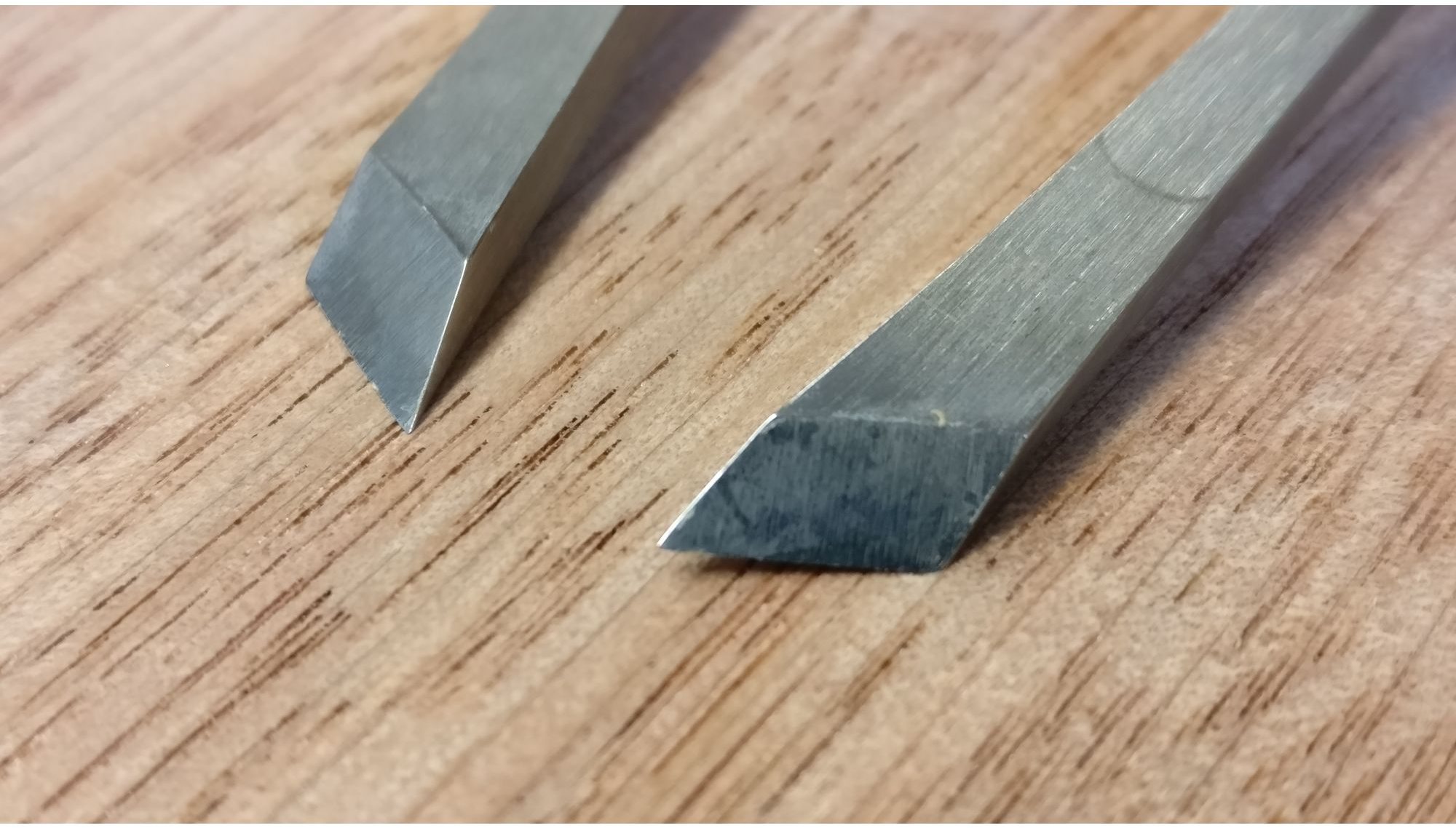 Ashley Iles Skew Fishtail Chisels (Pair) - Classic Hand Tools Limited