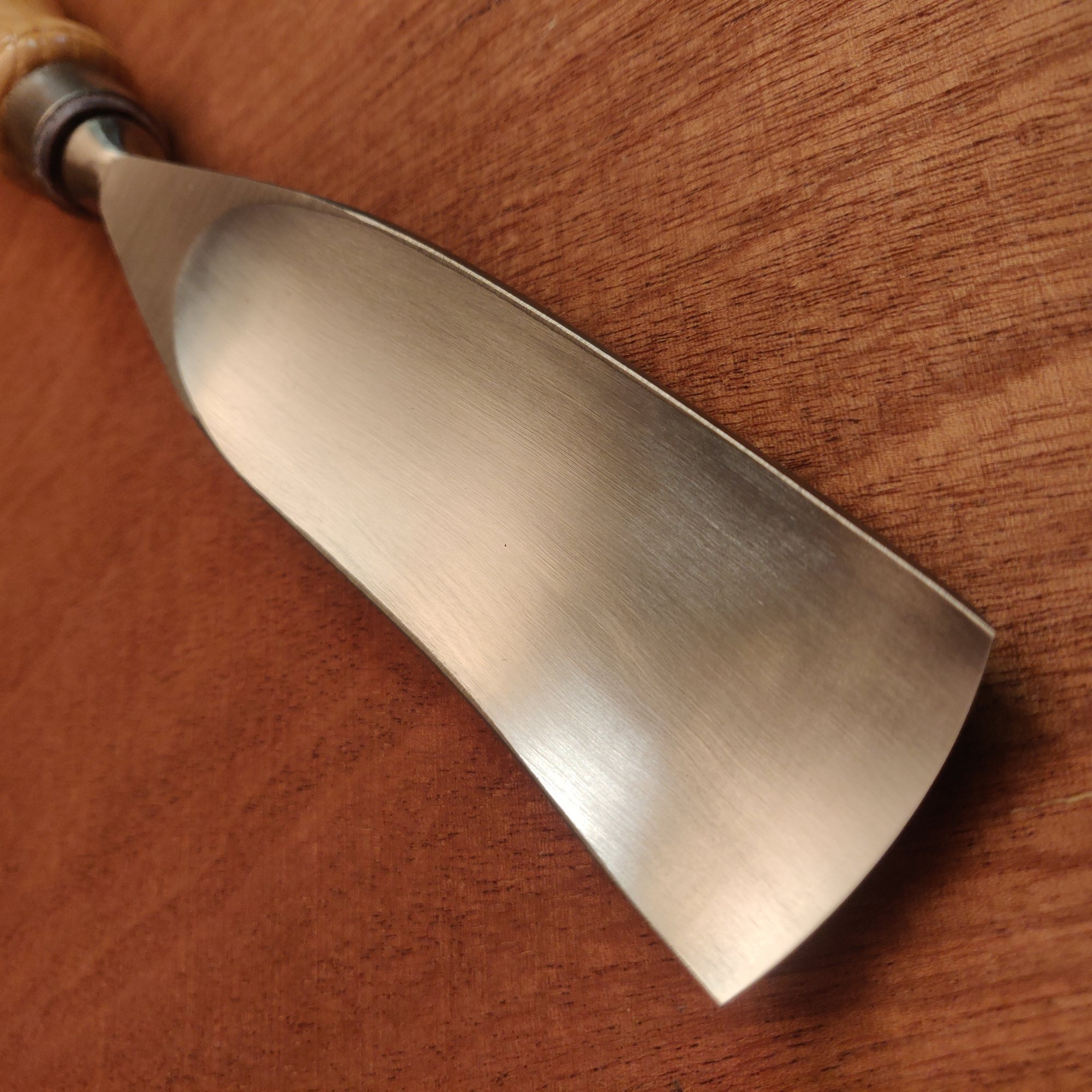 Henry Taylor Tools Henry Taylor No.7 Long Bent Gouge - 1 1/2'' (38mm) - Classic Hand Tools Limited