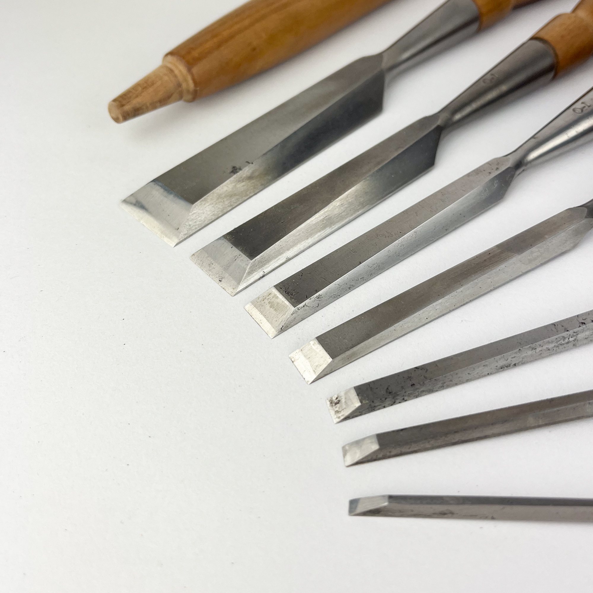 Friday Finds Lie Nielsen 01 Chisels - set of 7 [Preowned, SOLD ...