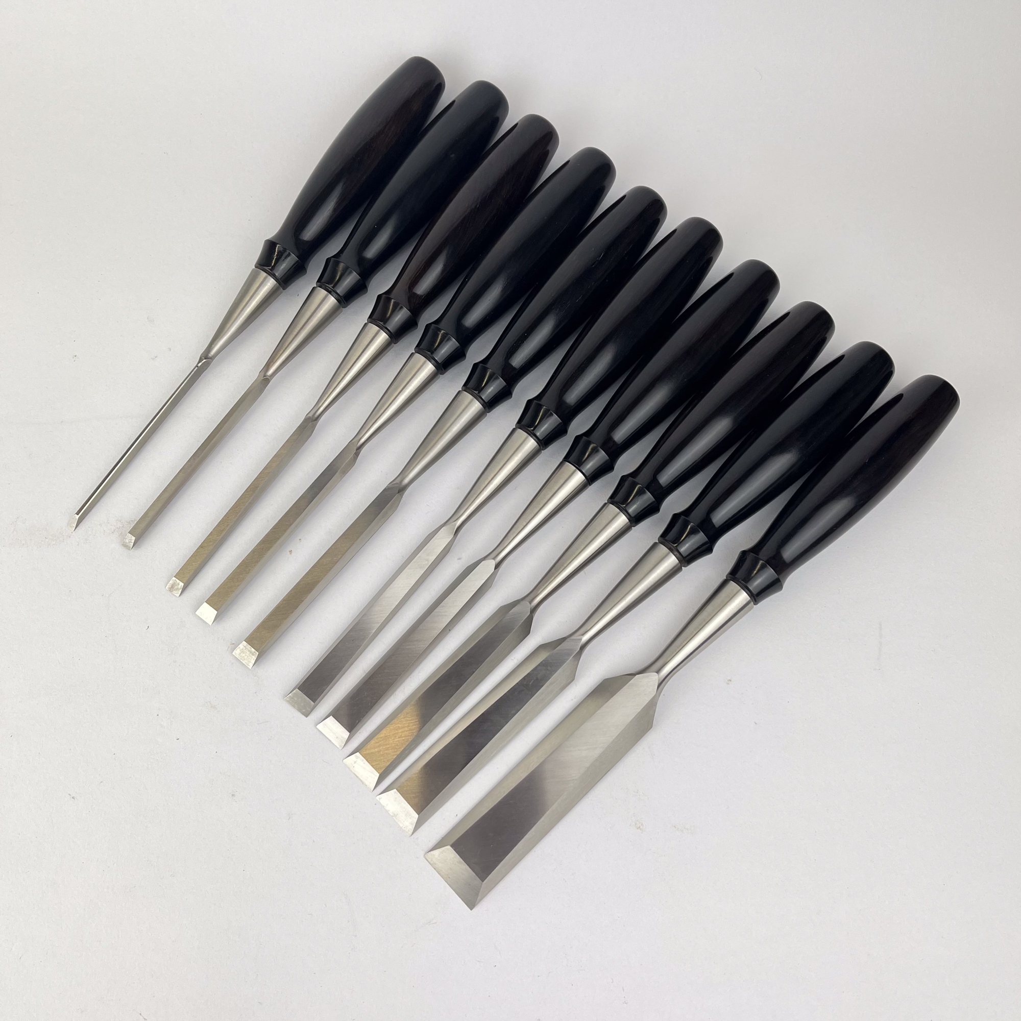 Friday Finds 10 Lie-Nielsen Chisels (with Afrcian Blackwood Handles ...