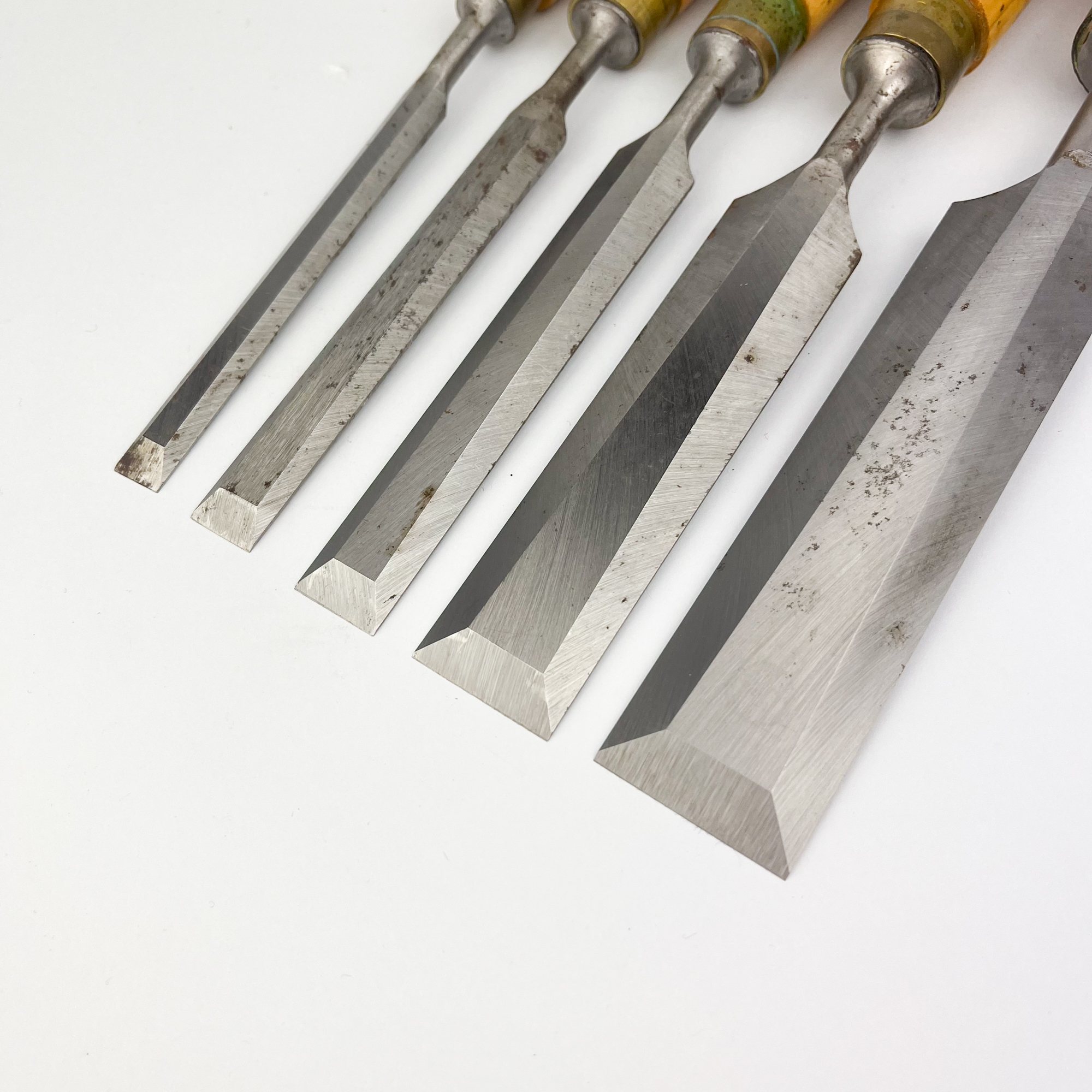 Friday Finds 5 Bevel Edge Chisels (with Boxwood Handles) - Marples ...
