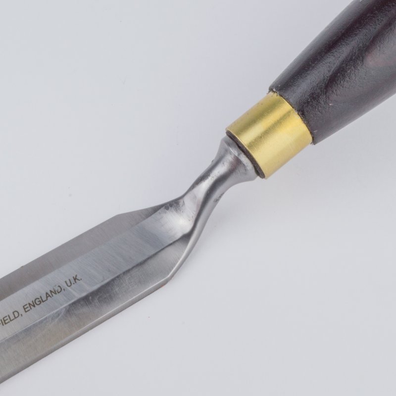 Cranked chisel store
