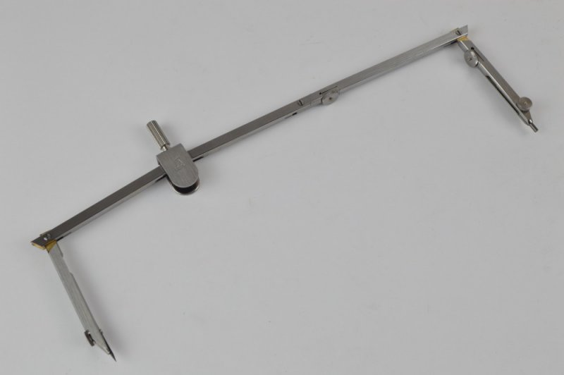 Shinwa Compass with Pencil Lead - Classic Hand Tools Limited